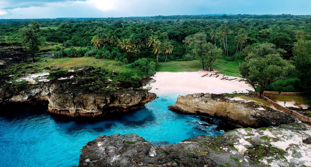 Airports in Sumba Island: Travel Tips and Essential Information ️